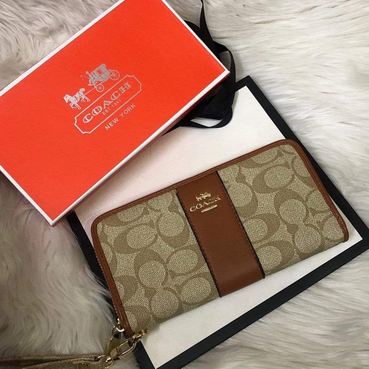 Coach Latest Edition khaki / Brown Colour Wallet - TheLuxuryTag