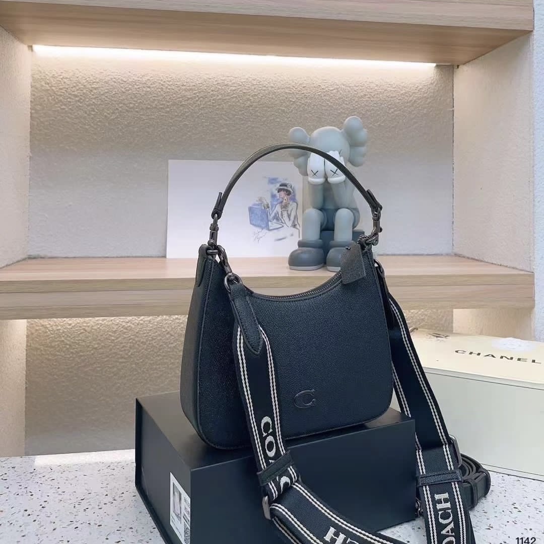 Coach Black Shoulder Hobo Bag (With Box) - TheLuxuryTag