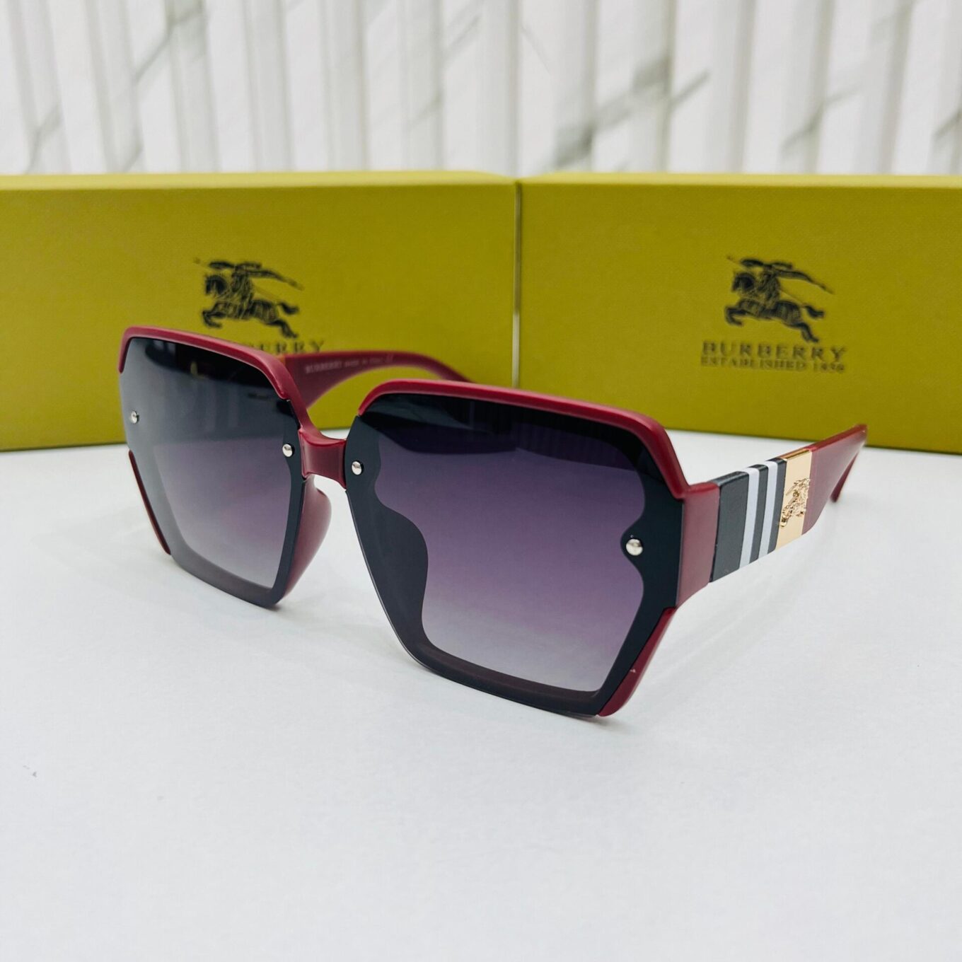 Buy First Copy Sunglasses For Women Online @ TheLuxuryTag