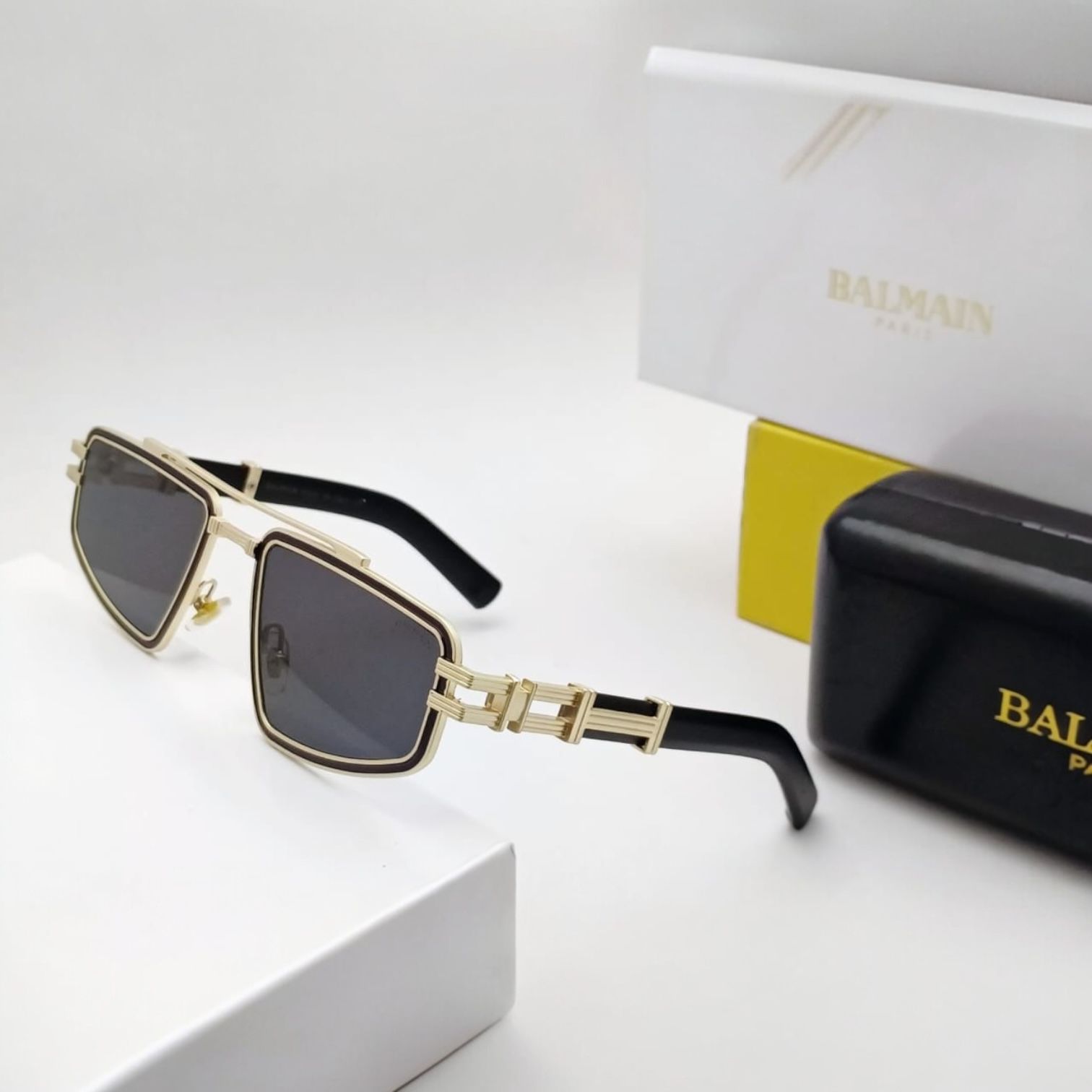 Balmain Unisex Sunglass - TheLuxuryTag